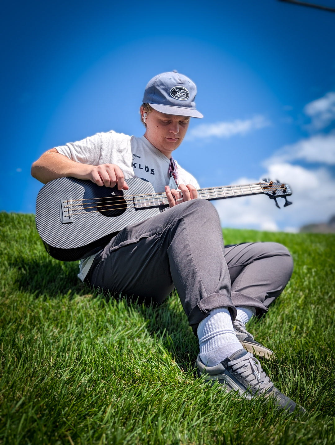 Full Carbon Acoustic Travel Bass – KLOS Guitars